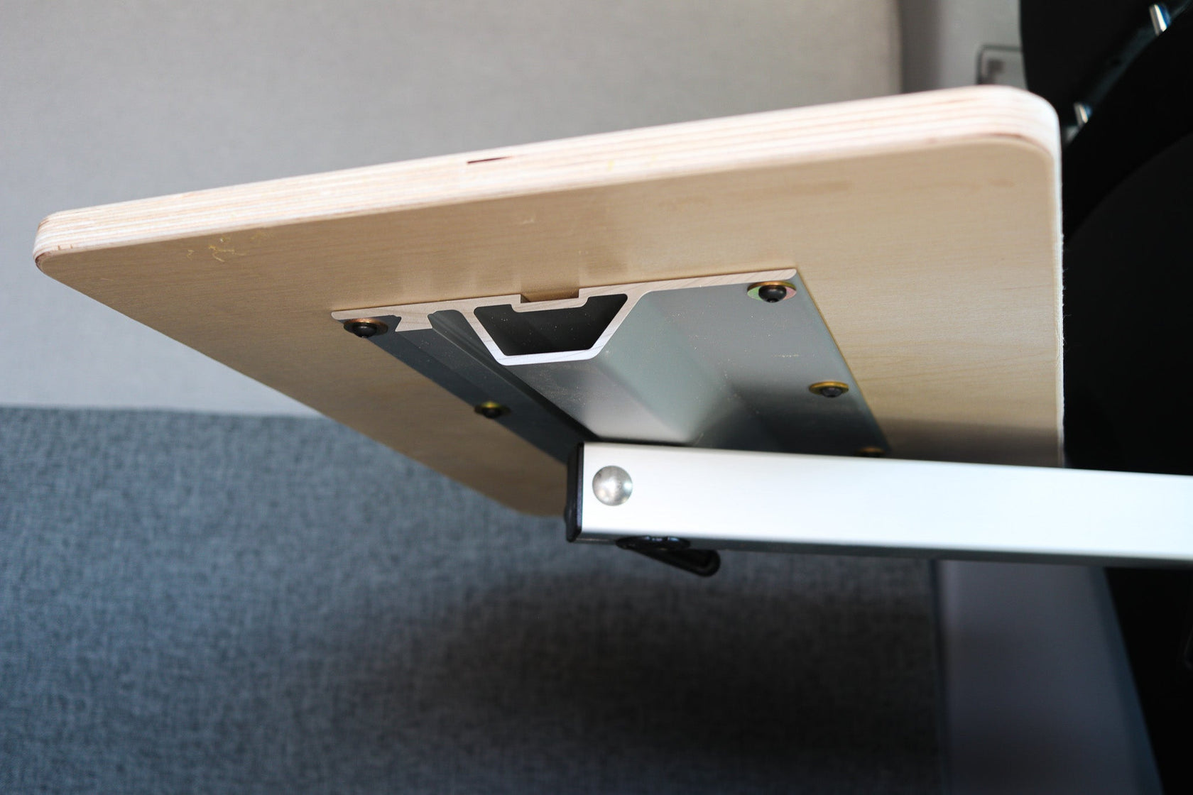 Lagun Swivel Table System – Featherbuilt